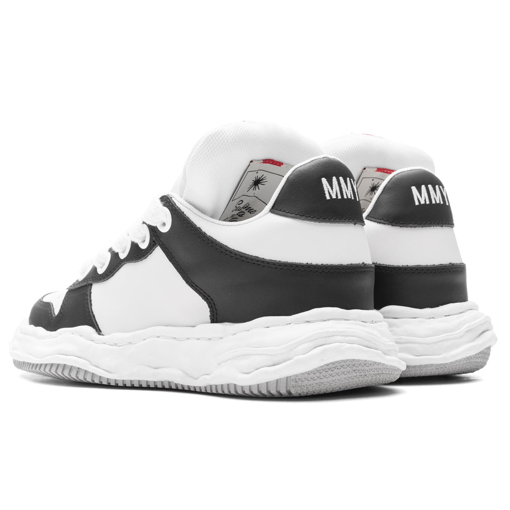 Wayne Low Top Sneakers - Black/White – Feature