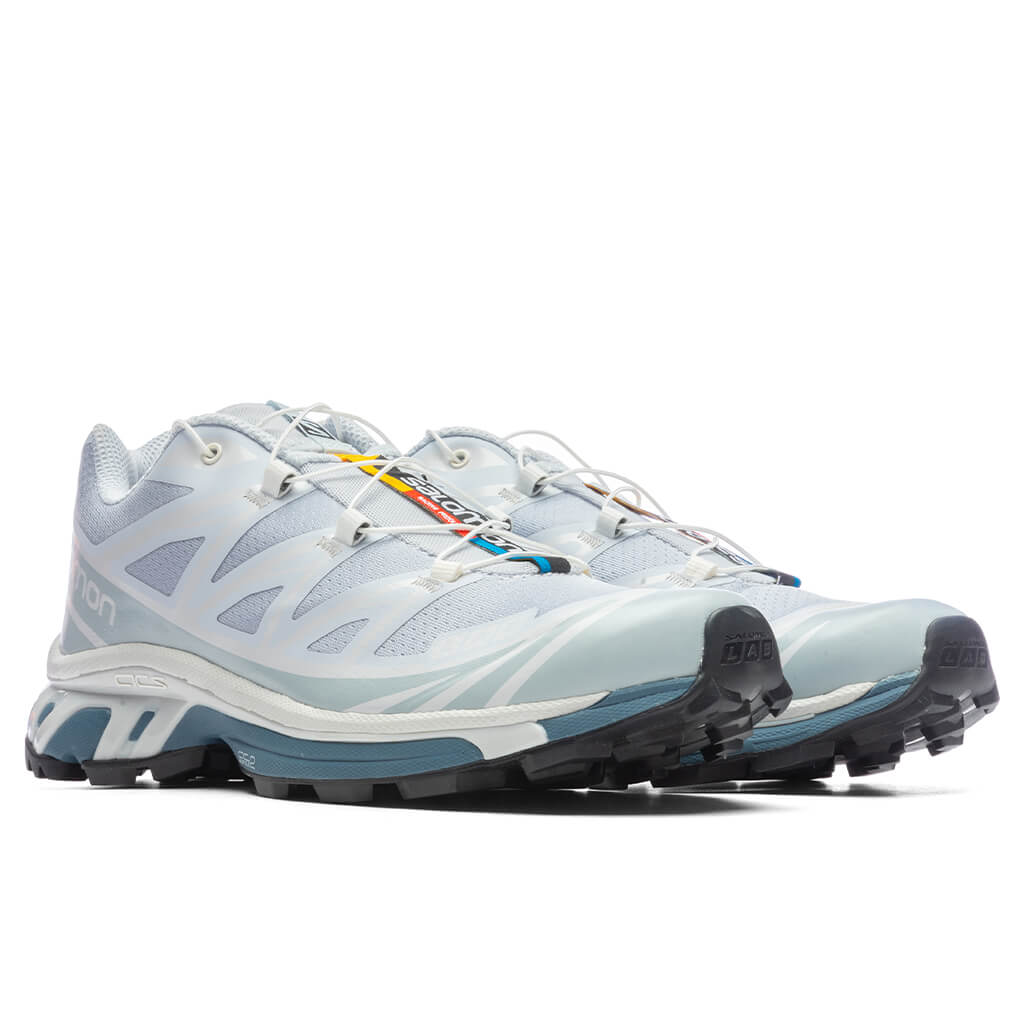 XT-6 - Arctic Ice/China Blue/LunRoc – Feature