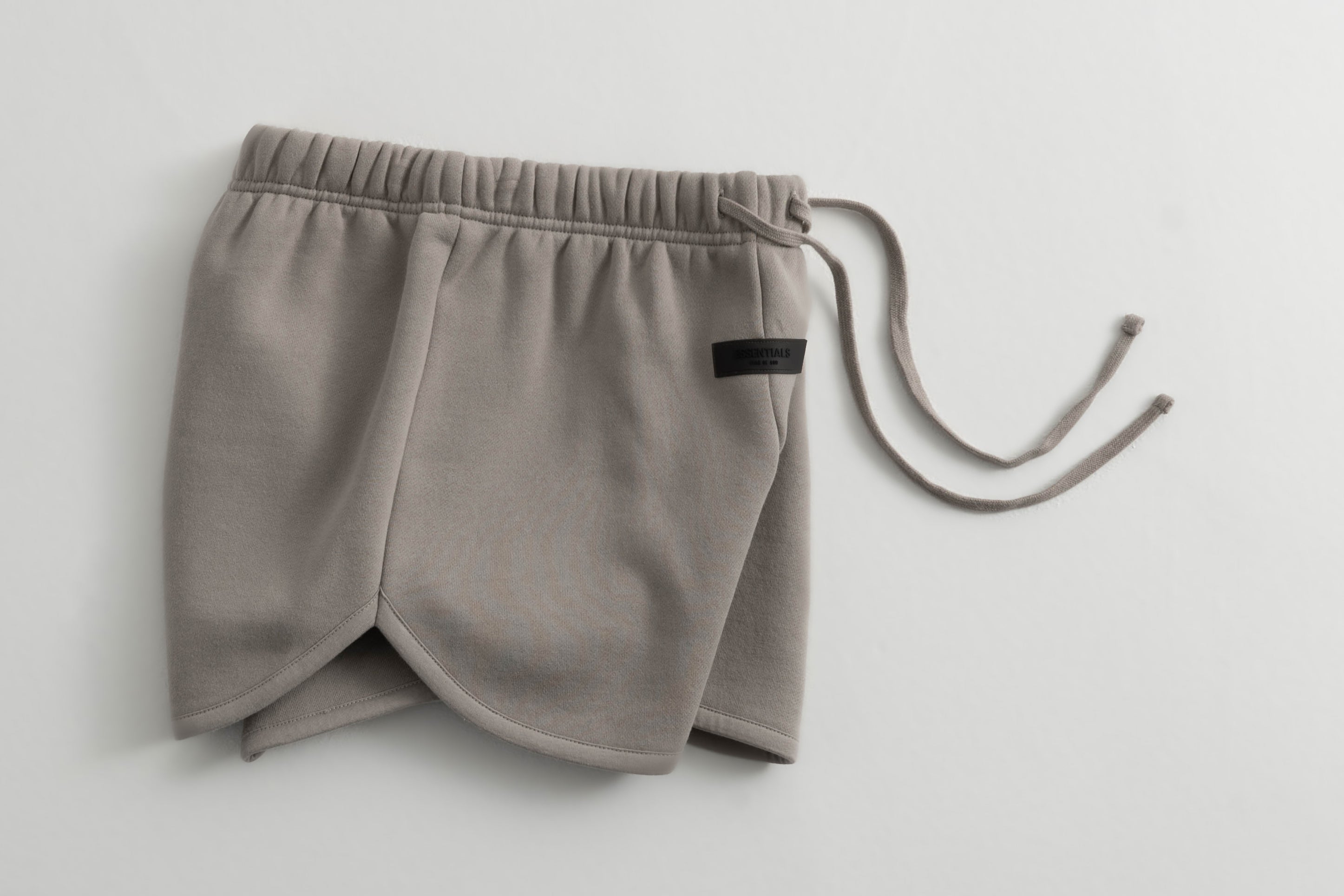 Fear of God Essentials Kids – Feature