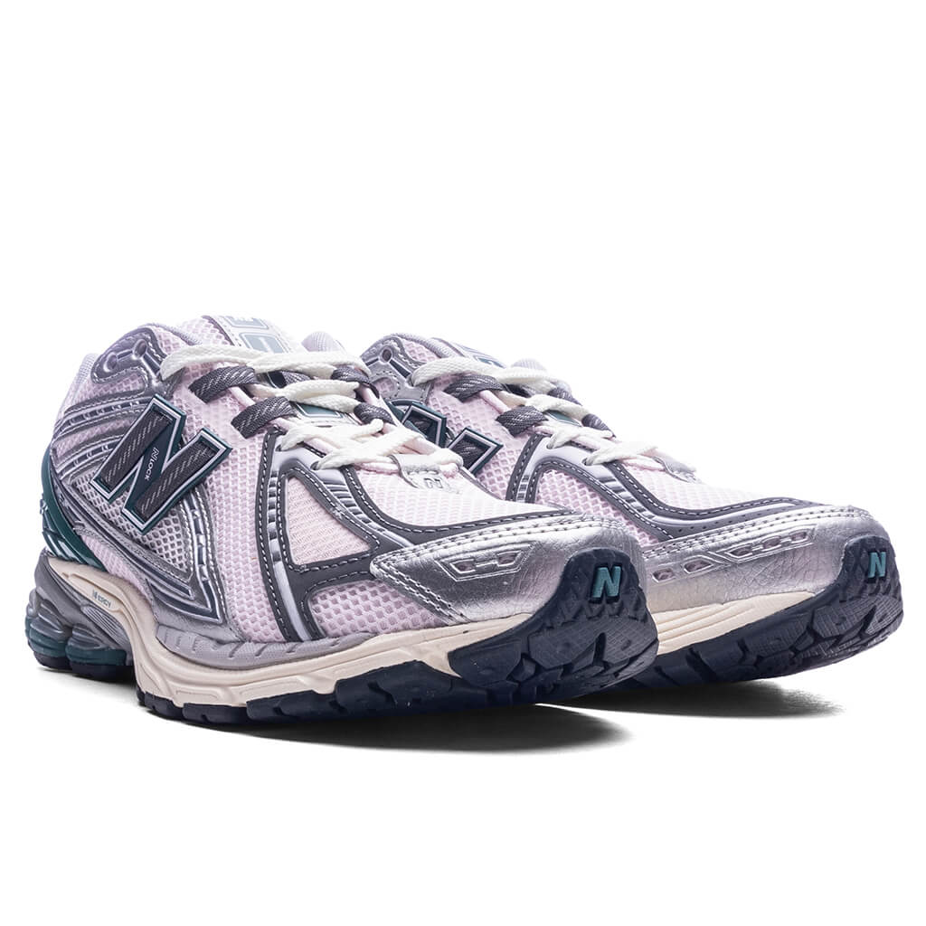 1906 - Silver Metallic/Pink Granite/New Spruce – Feature