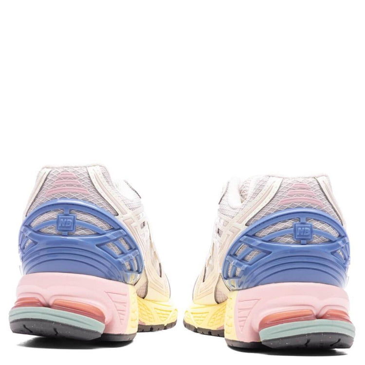 1906R - Angora/Blue Laguna/Orb Pink – Feature