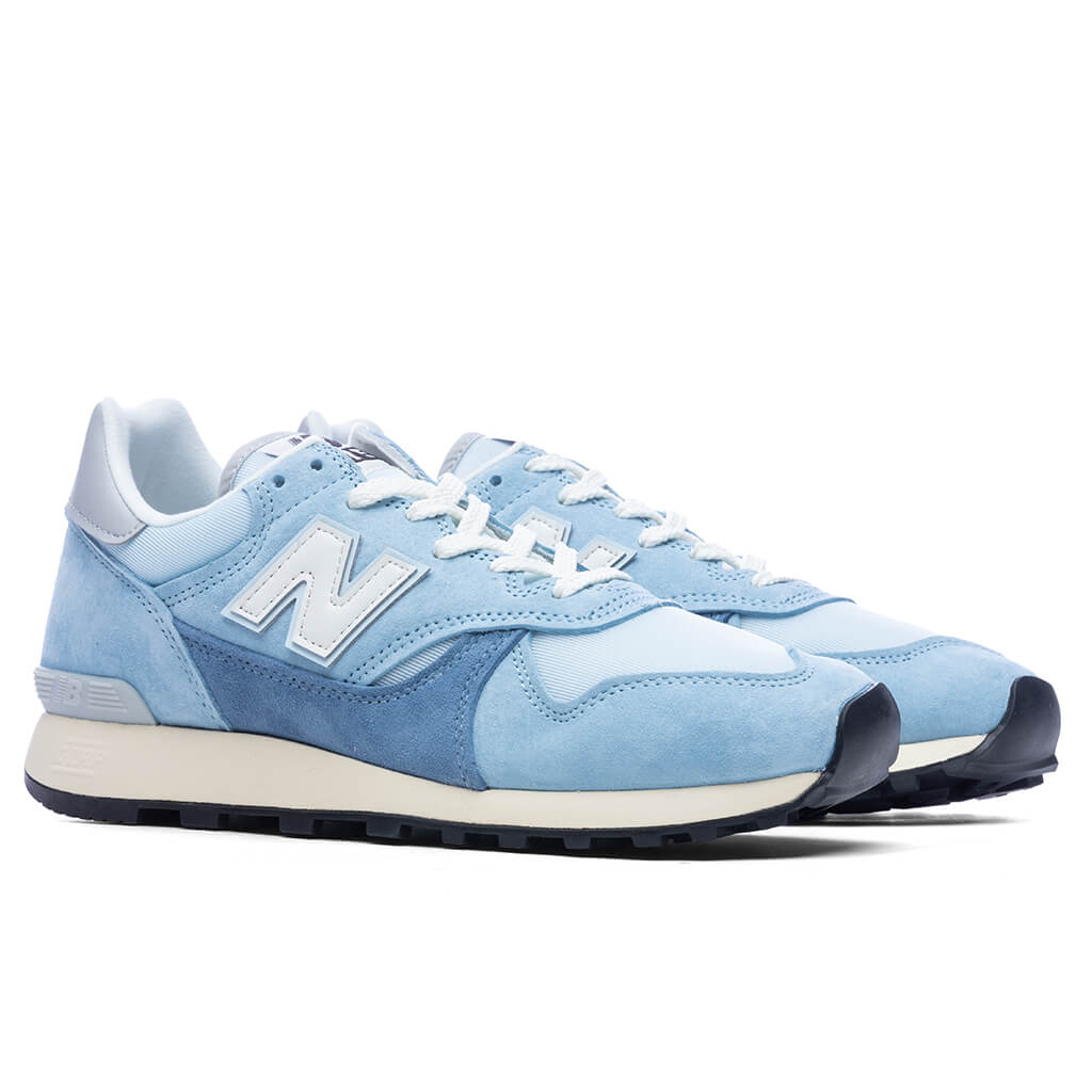 475 - Quarry Blue – Feature