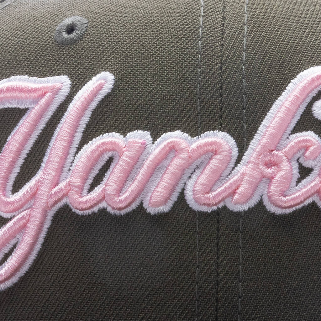 FEATURE x New Era 59FIFTY Fitted NY Yankees 50th Anniversary - Olive/W – Feature