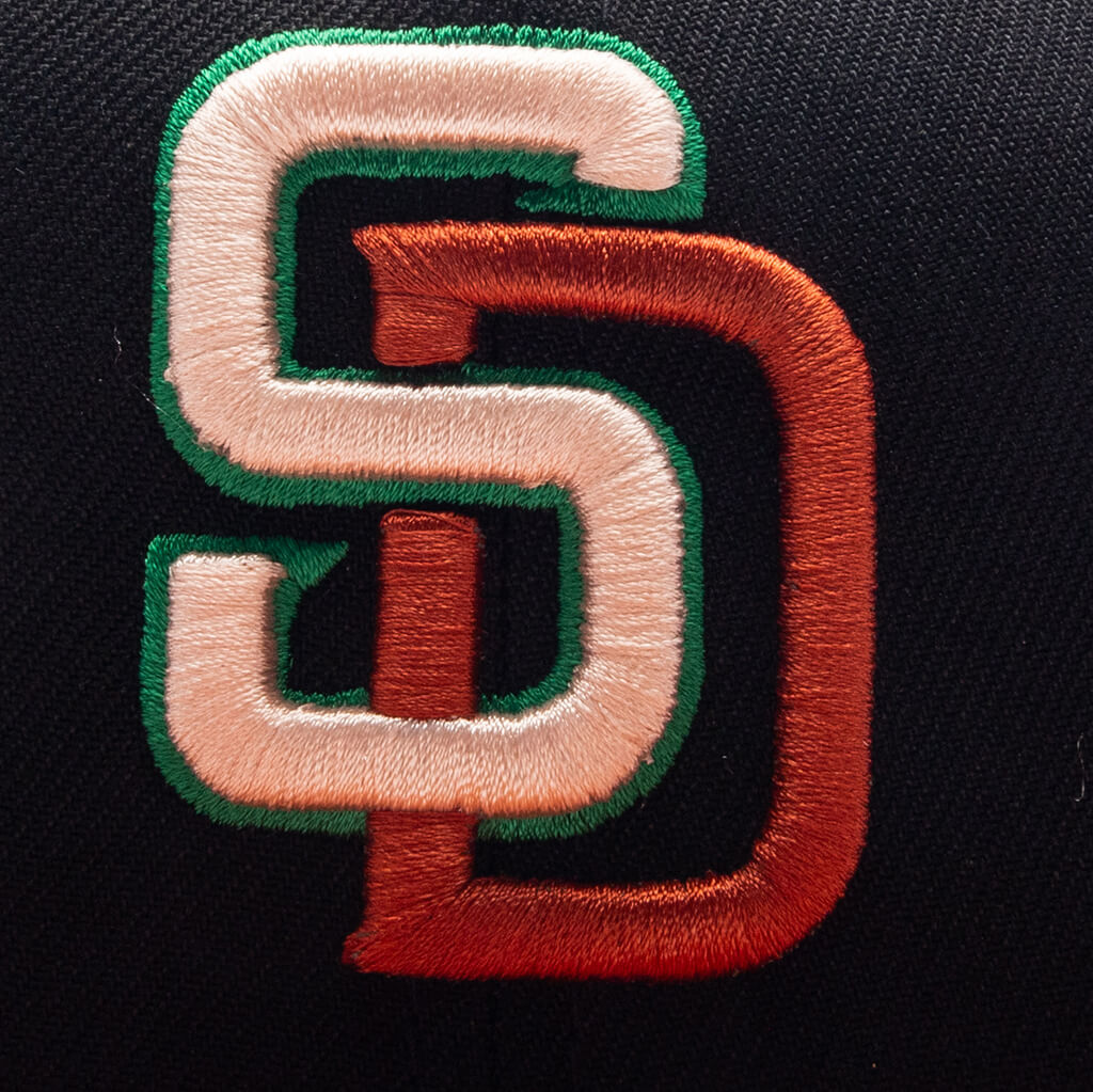 FEATURE x New Era 59FIFTY Fitted SD Padres Cooperstown - Black/Fight O ...