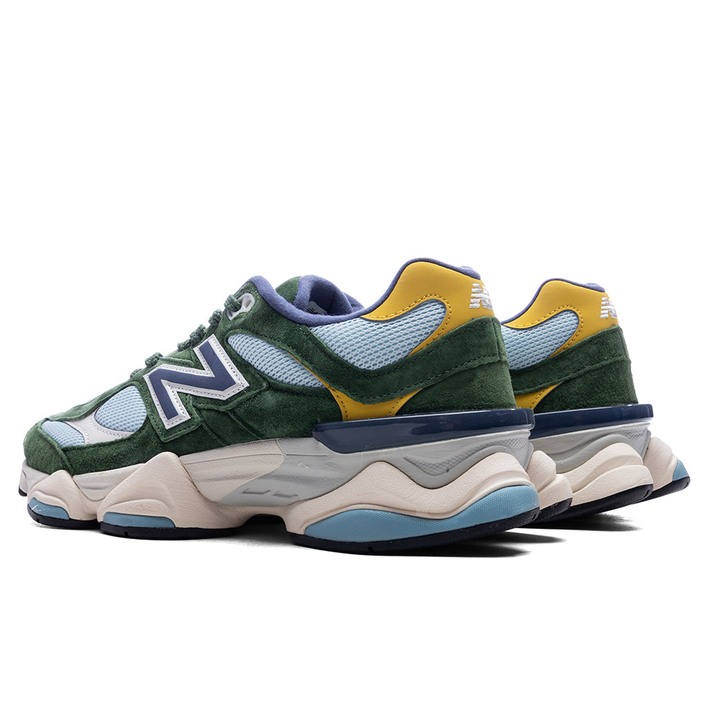 9060 - Dark Alpine Green/Frosted Glass – Feature