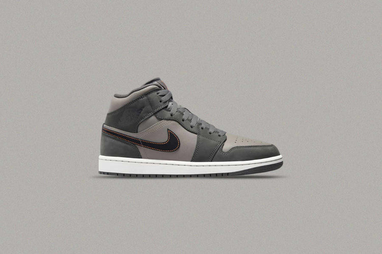 Air Jordan 1 Mid SE - Night Stadium/Black/Flat Pewter – Feature