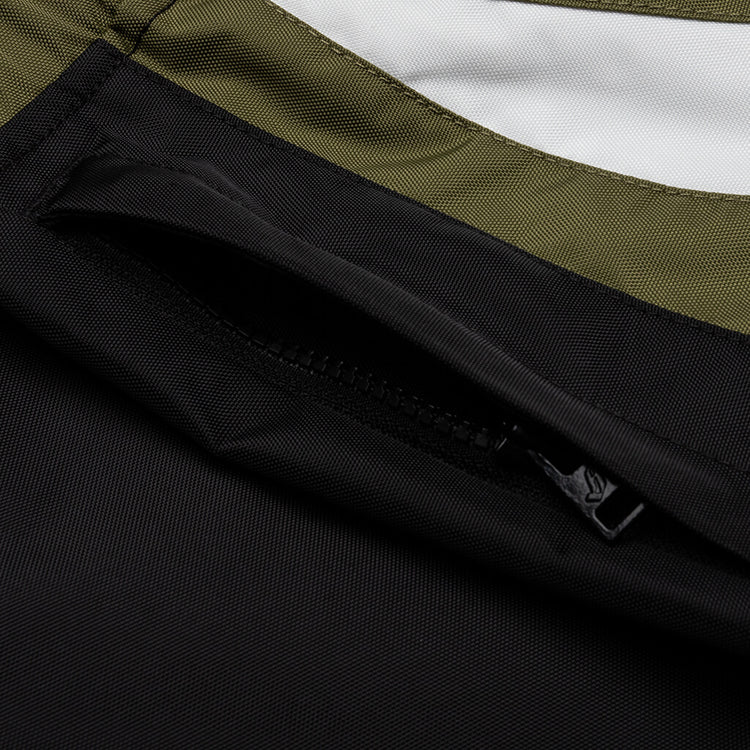 Off Grid Short - Black – Feature