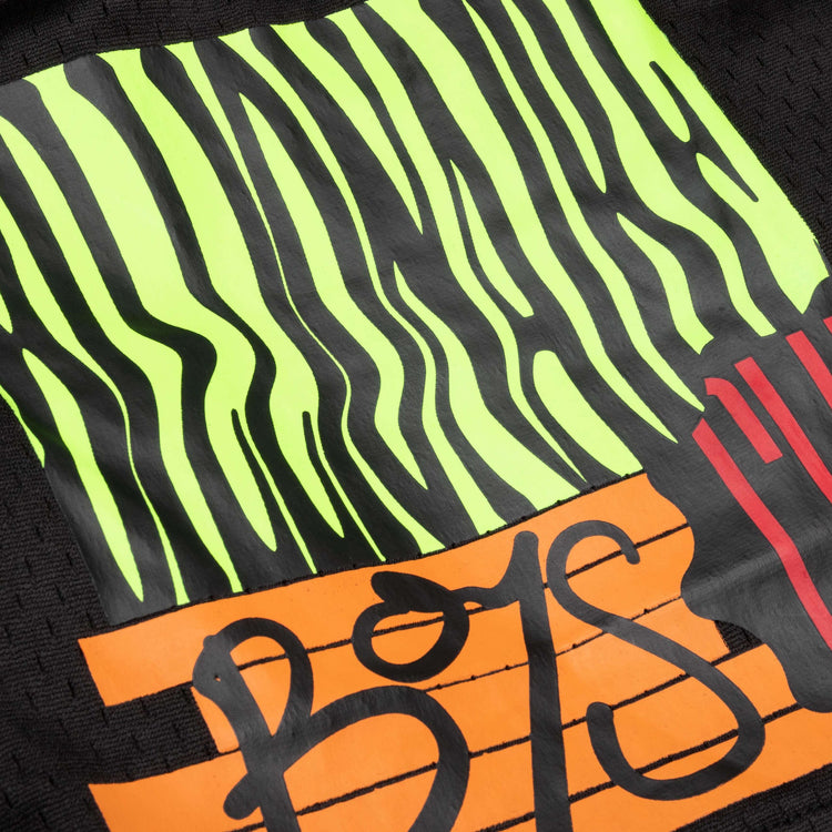 Roo Short - Black – Feature