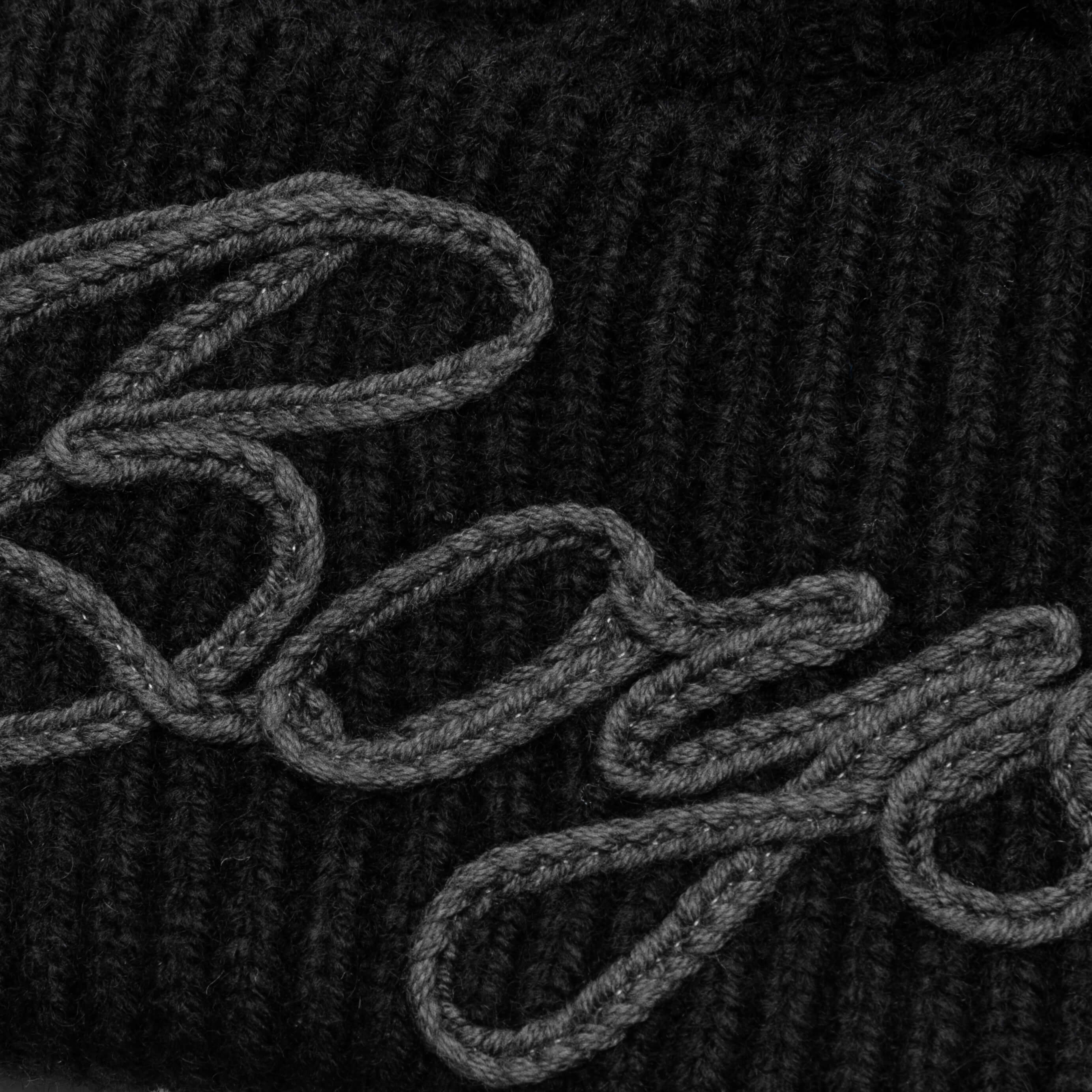 BB Script Skully - Black – Feature