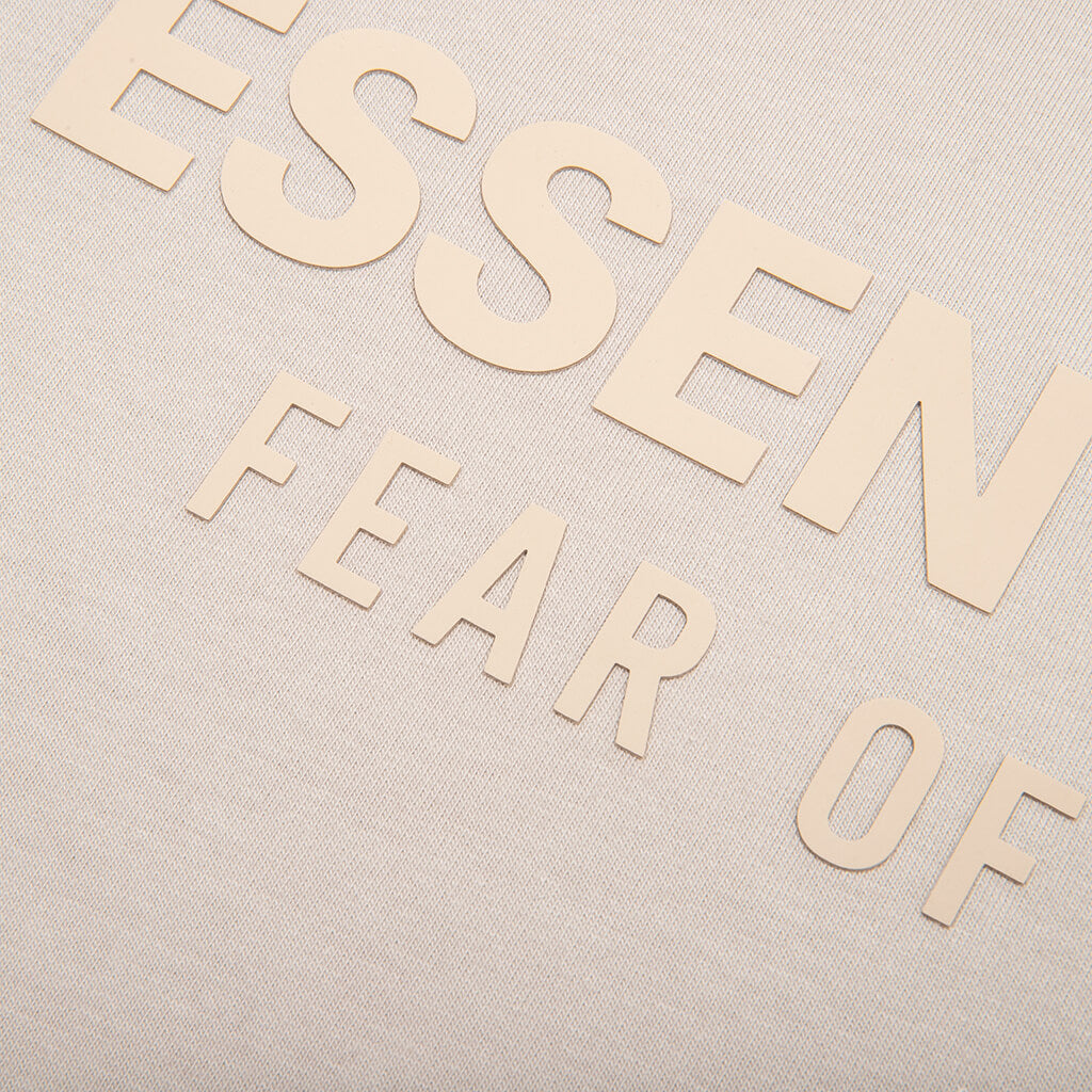 Essentials V-Neck - Silver Cloud – Feature