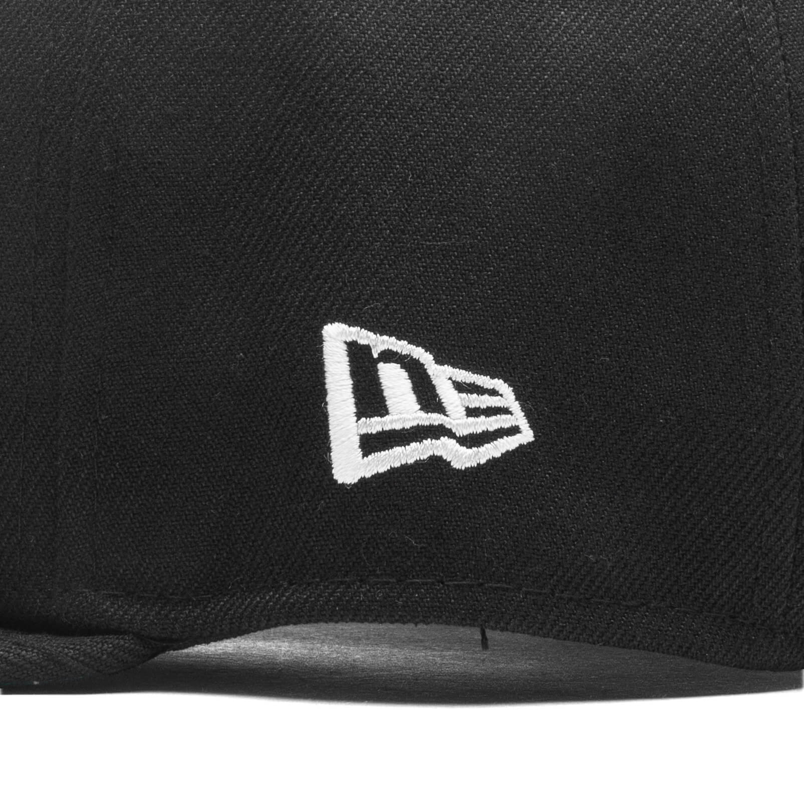 Feature x New Era 950 Snapback - Black