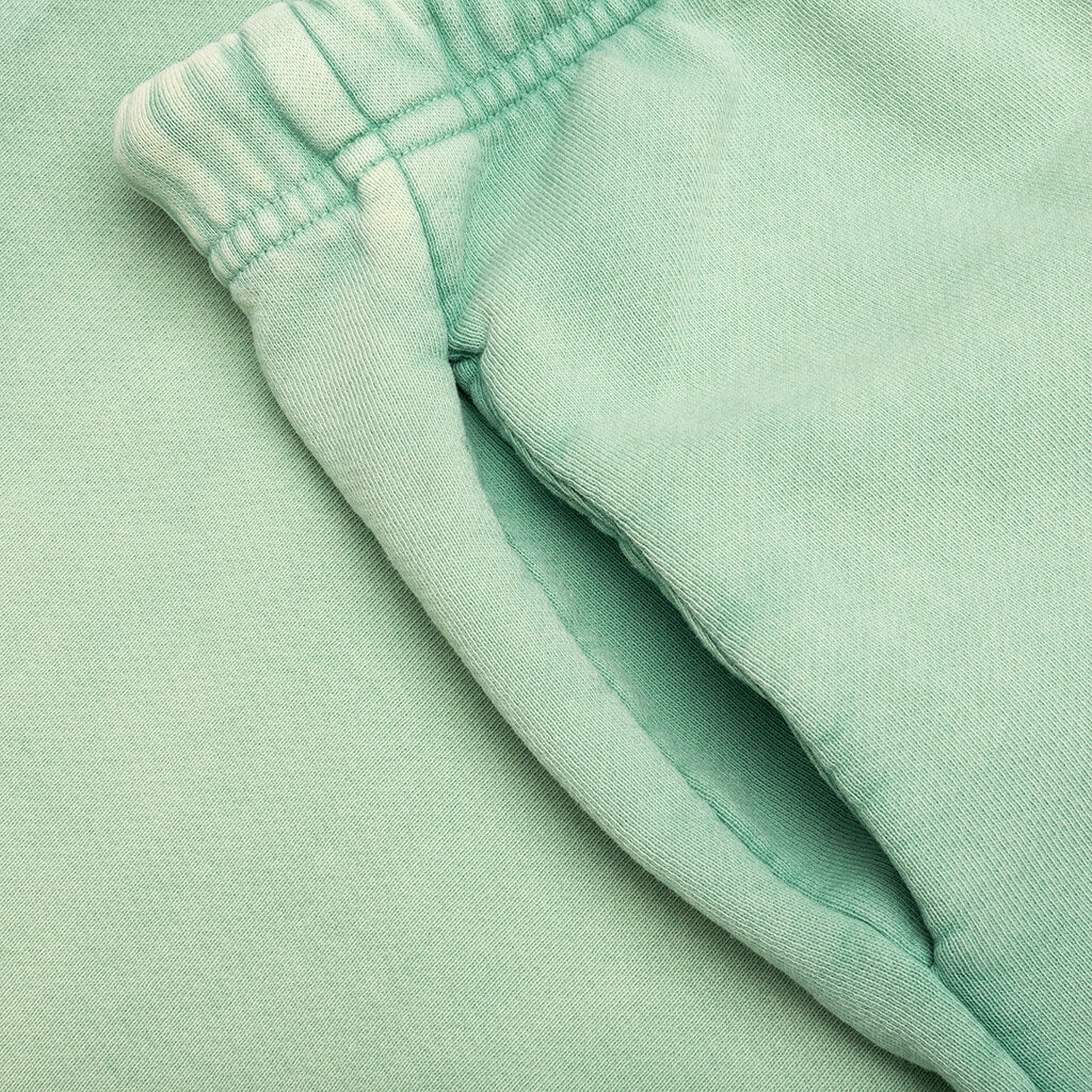 Flag Short - Max Green – Feature