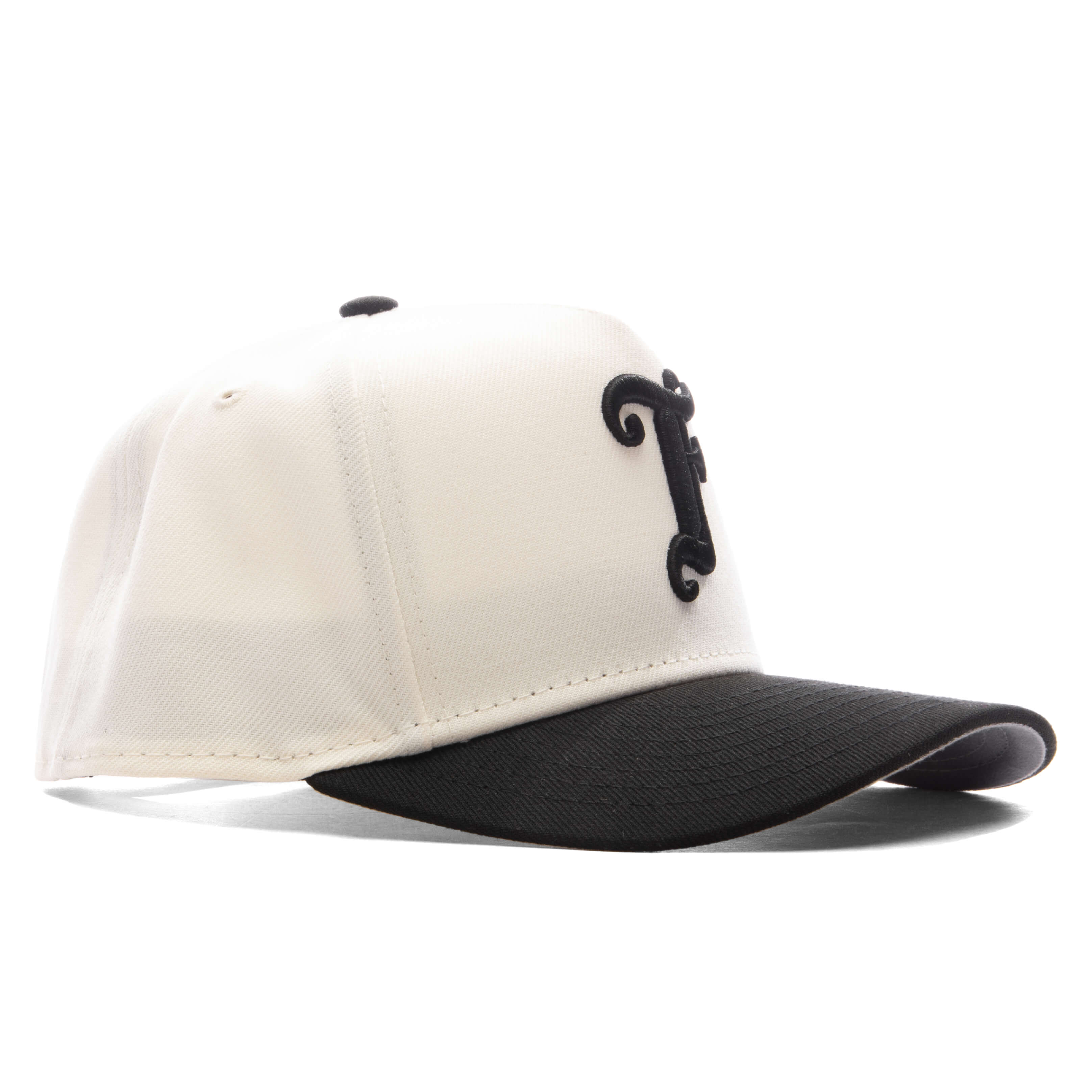 FEATURE x New Era Kids 9FORTY A-Frame Snapback Old English F - Chalk W ...