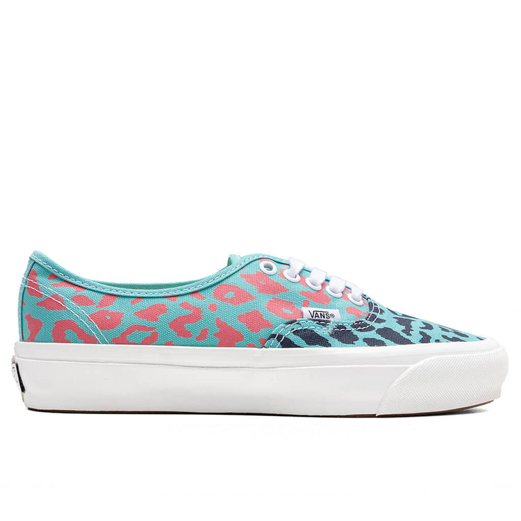 Shop Vans Shoes and Apparel | Feature