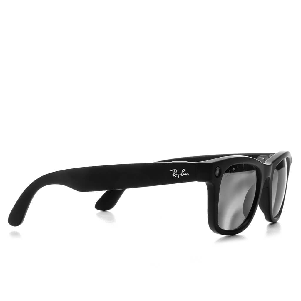 Meta Wayfarer Gen 2 - Matte Black/Polar Gradient Graphite – Feature