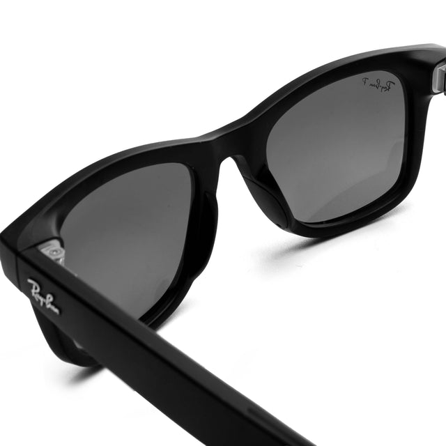 Meta Wayfarer Gen 2 - Matte Black/Polar Gradient Graphite – Feature