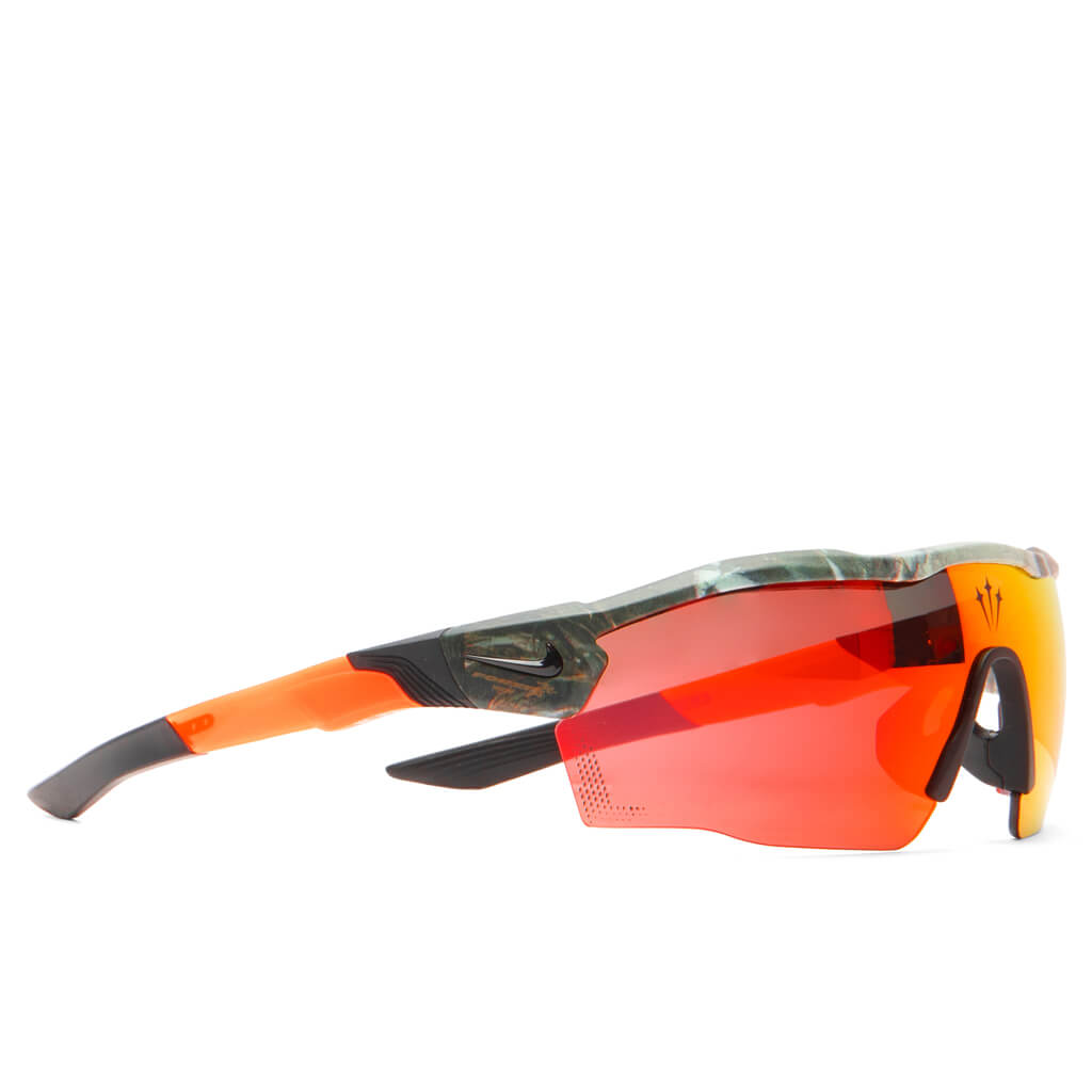 Nike x Nocta Show X3 Elite RF - Matte Camo/Road Red Mirror – Feature