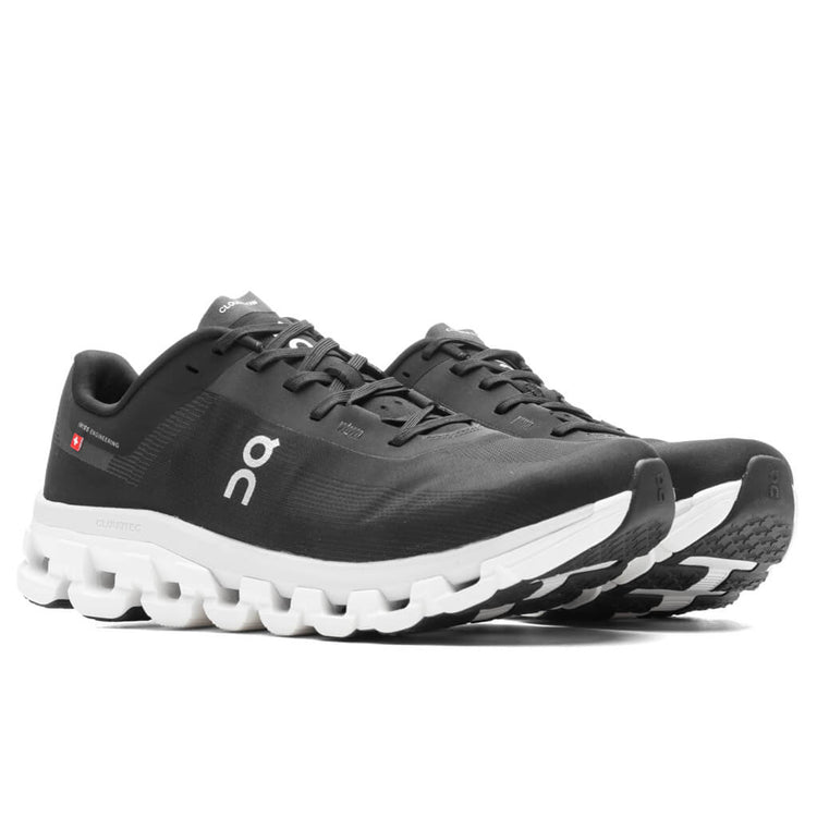 Cloudflow 4 - Black/White – Feature