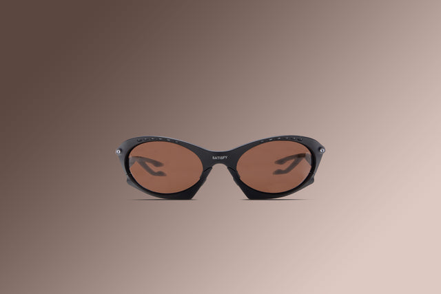 Satisfy Running x Oakley Plantaris - Matte Black/Prizm Bronze – Feature