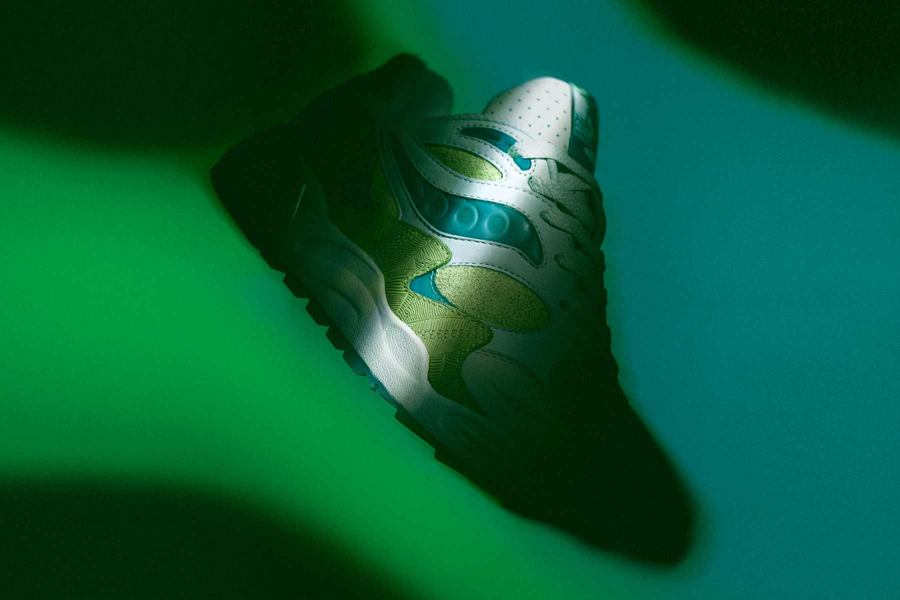 Grid Shadow 2 Creek Marsh - Green/Tan – Feature