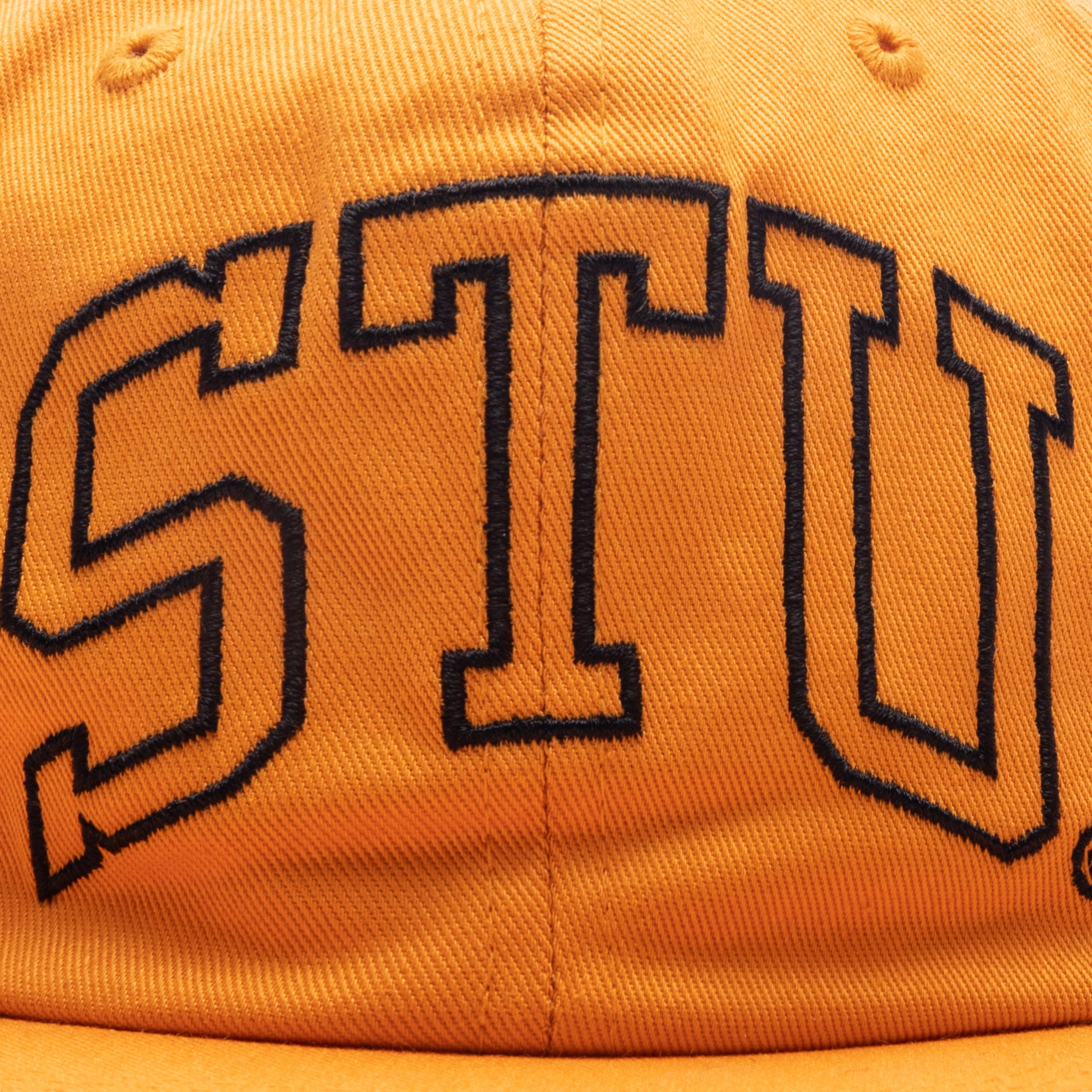 Stu Arch Strapback Cap - Uni Gold – Feature