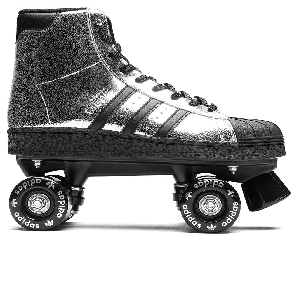 Superstar 82 Skate - Silver Metallic/Core Black/Cloud White – Feature