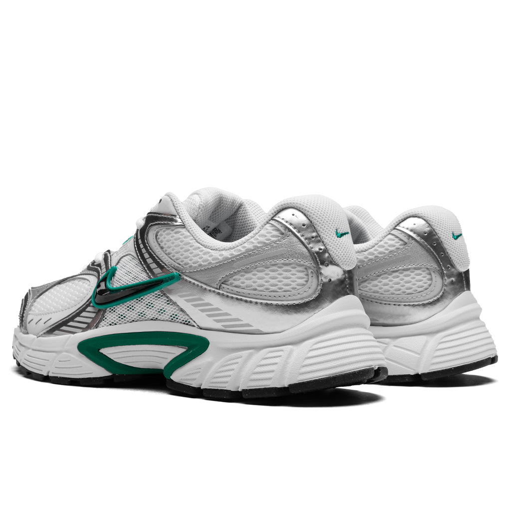 V5 Runner - White/Black/Vast Grey/Photon Dust – Feature