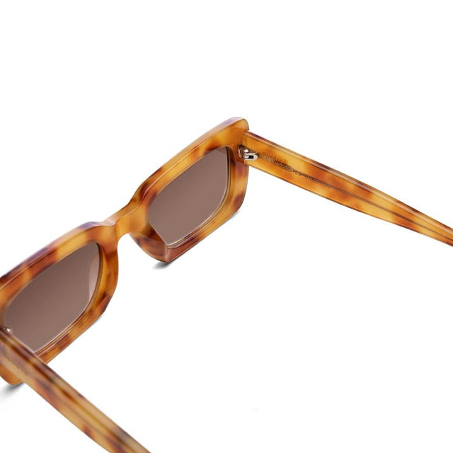 Wilson Sunglasses - Amber – Feature
