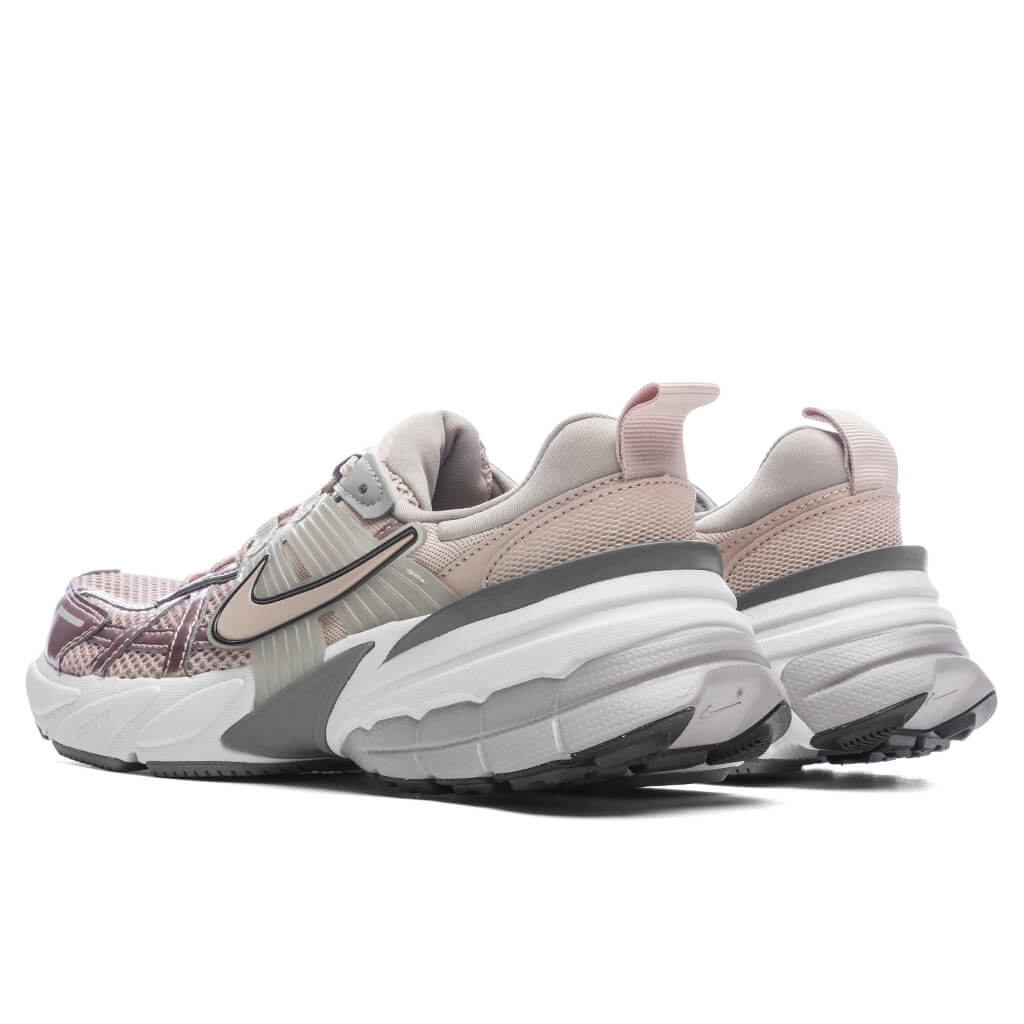 Women's V2K Run - Particle Beige/Particle Beige – Feature