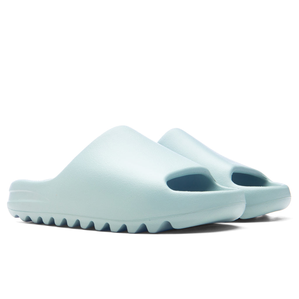 Yeezy Slide - Salt – Feature