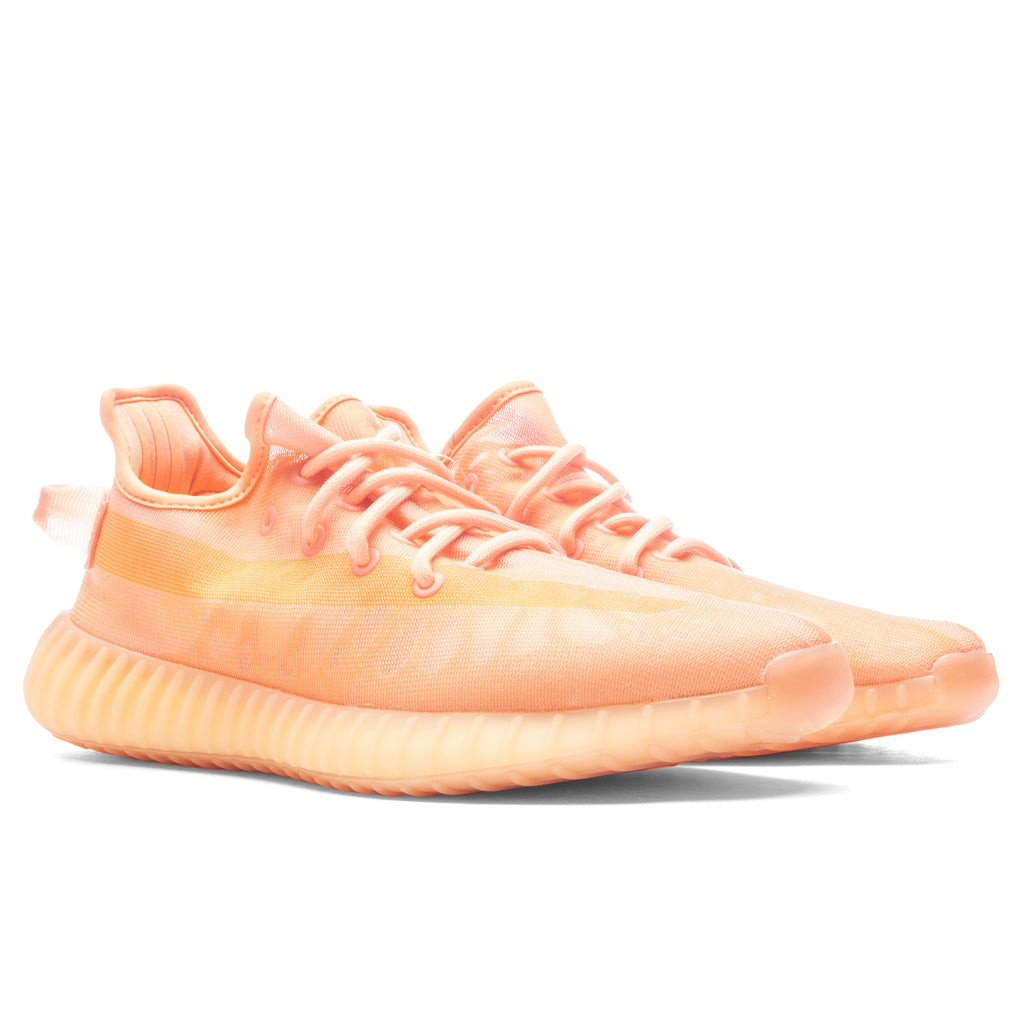 Yeezy Boost 350 V2 - Mono Clay – Feature