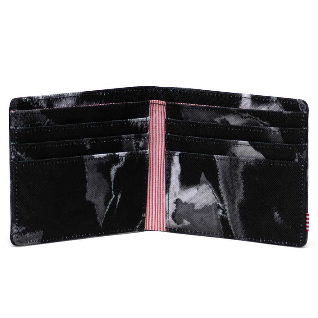 Roy Wallet - Dye Wash Black – Feature