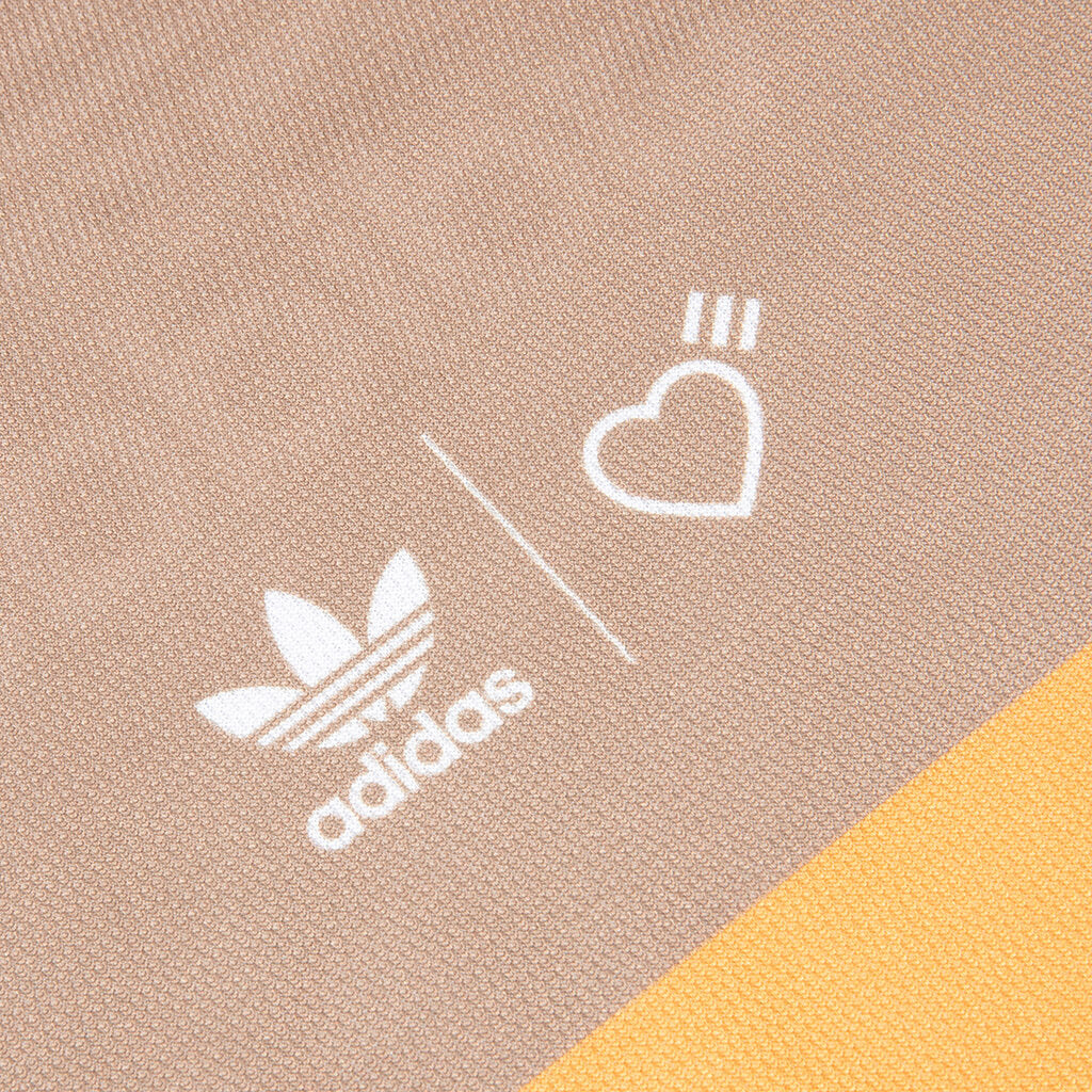 Adidas Originals x Graphic Tee - Cardboard – Feature