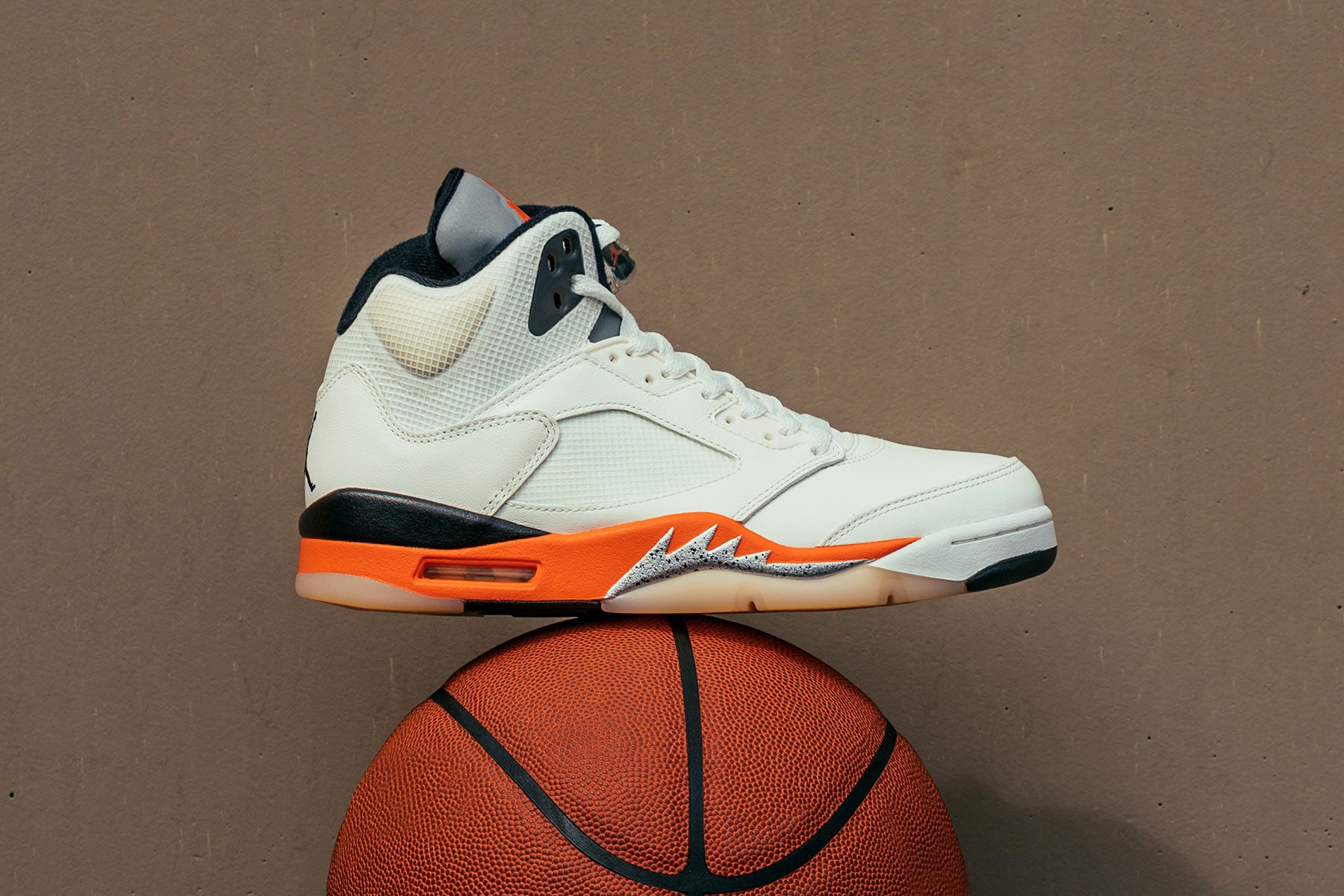 Air Jordan 5 Retro 'Shattered Backboard' - Sail/Orange Blaze/Metallic ...