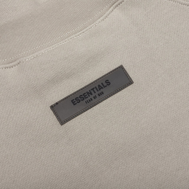 Fear Of God Essentials Essential Crewneck - Smoke – Feature
