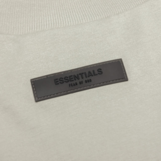 Essentials L/S Tee - Smoke – Feature