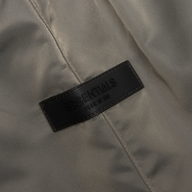 Essentials Relaxed Trouser - Desert Taupe – Feature