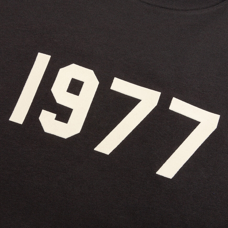 Essentials Tee - Iron – Feature