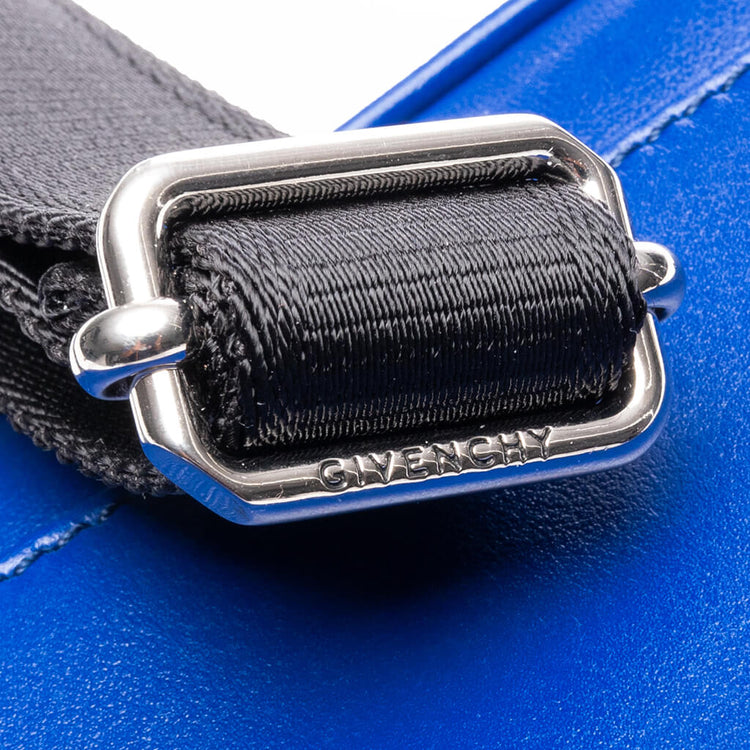 Camera Bag w/ Tech Straps - Ocean Blue – Feature