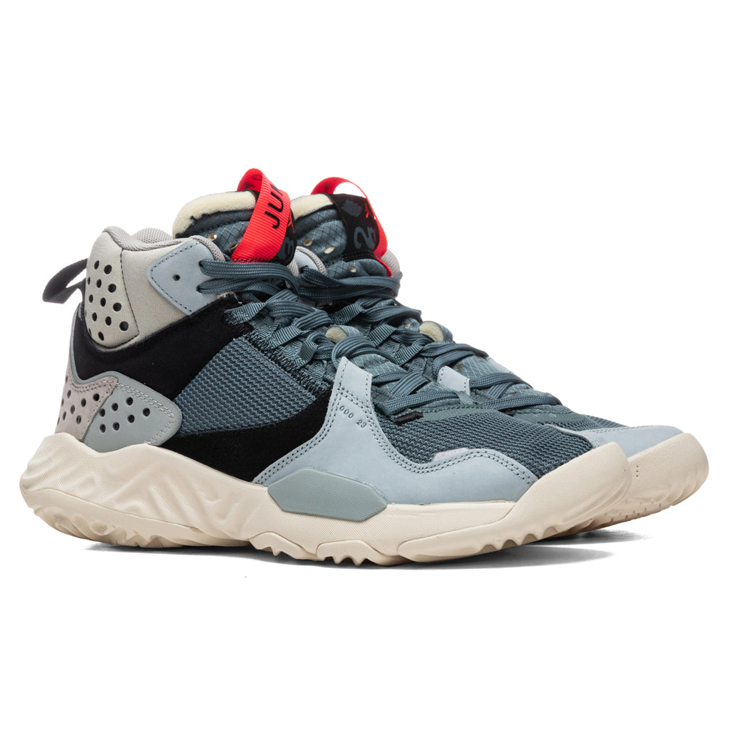 Delta Mid - Hasta/Bright Crimson – Feature