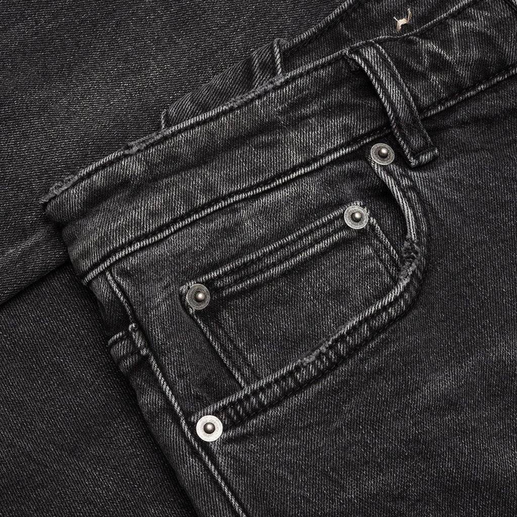 Chitch - Angst – Feature