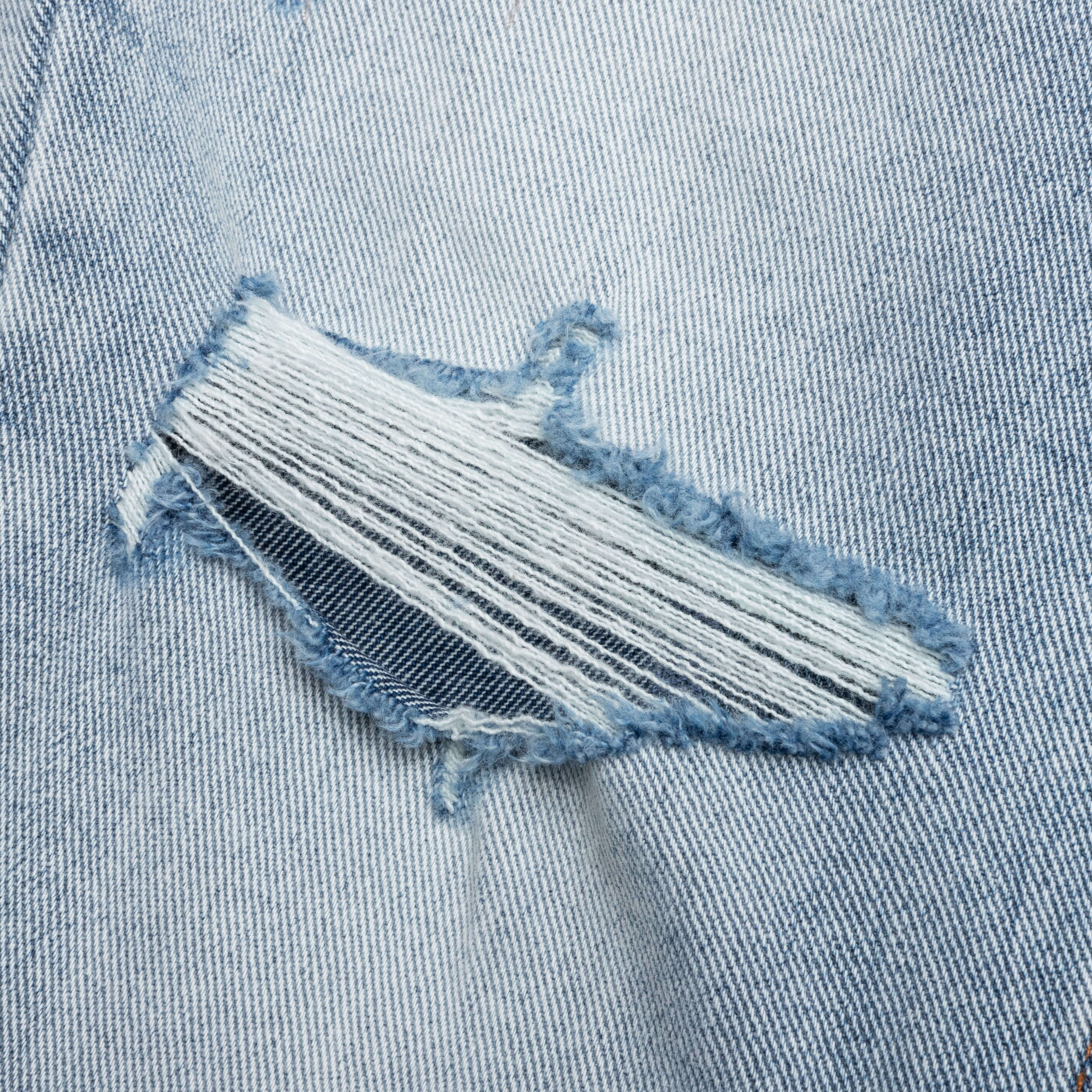 Chitch - Ghosted – Feature