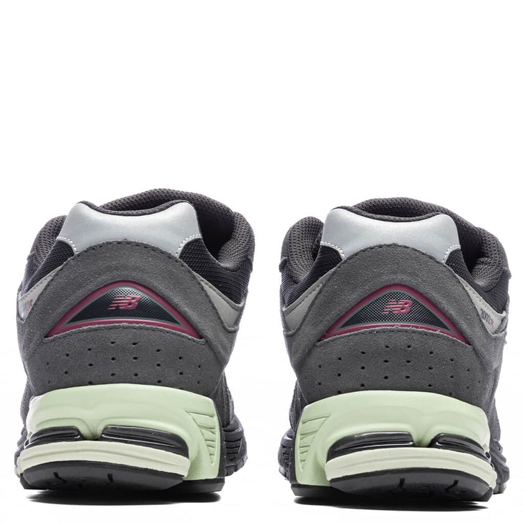 2002R - Magnet/Hi-pink – Feature