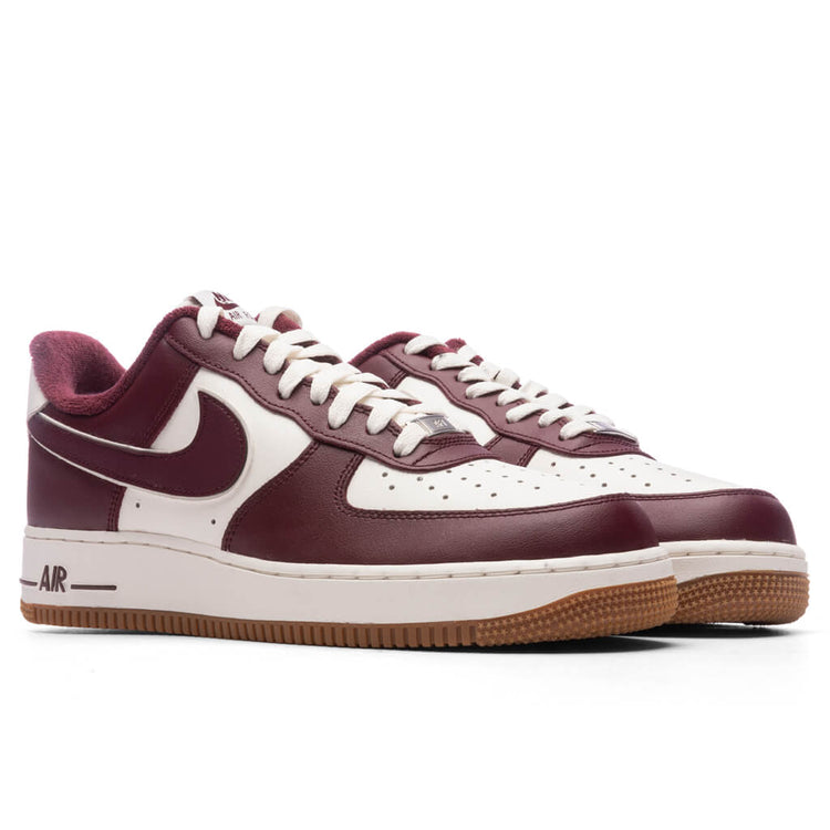 Air Force 1 '07 LV8 - Sail/Night Maroon – Feature