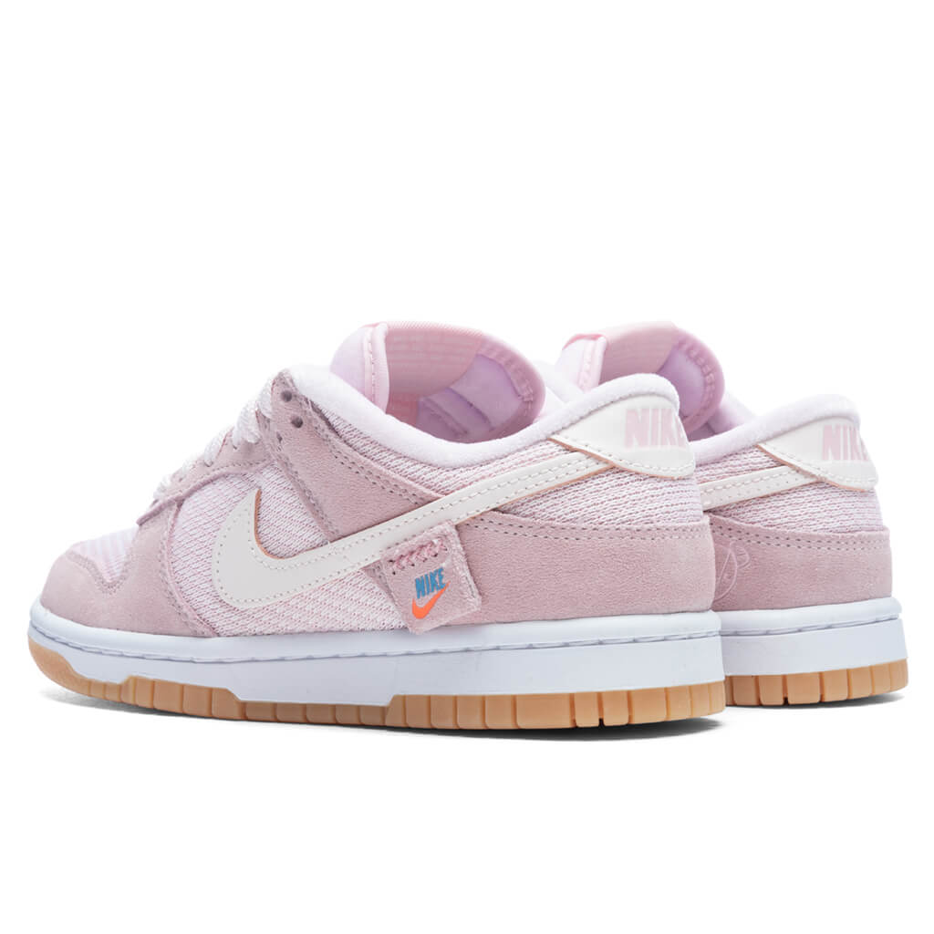 Women's Dunk Low SE - Light Soft Pink/Light Soft Pink – Feature