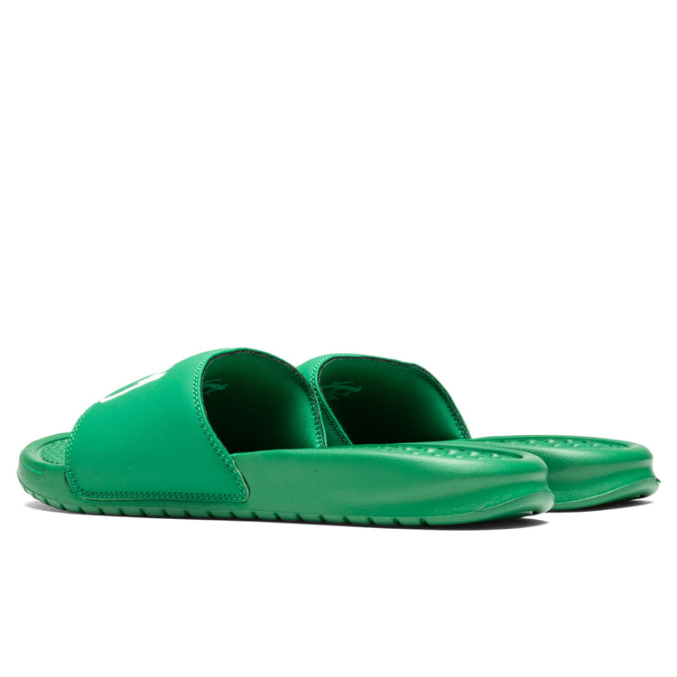 Nike x Stussy Benassi - Pine Green/Sail – Feature