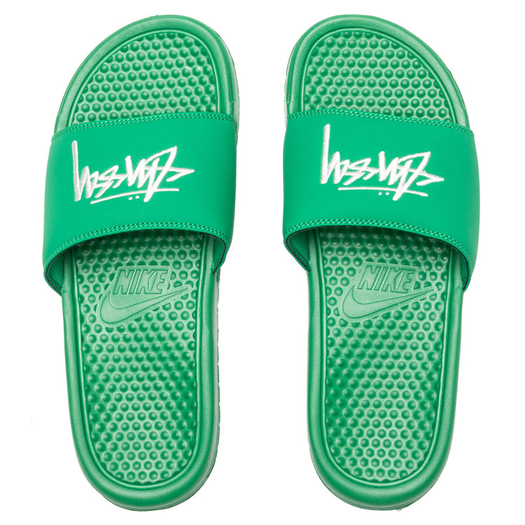 Nike x Stussy Benassi - Pine Green/Sail – Feature
