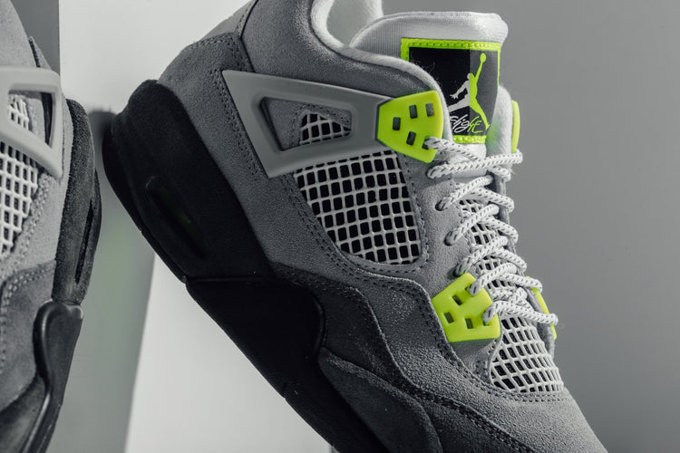 Air Jordan 4 Retro "Neon" (GS) - Cool Grey/Volt/Wolf Grey/Anthracite ...