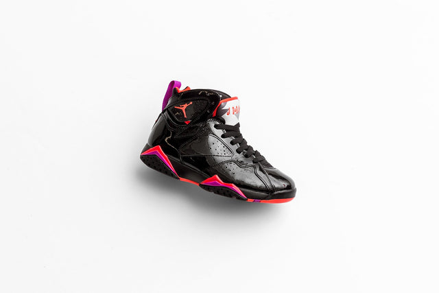 Women's Air Retro 7 - Black/Bright Crimson/Anthracite – Feature