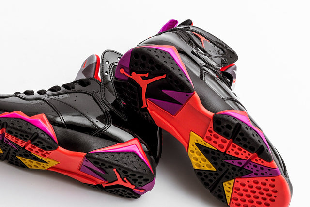 Women's Air Retro 7 - Black/Bright Crimson/Anthracite – Feature